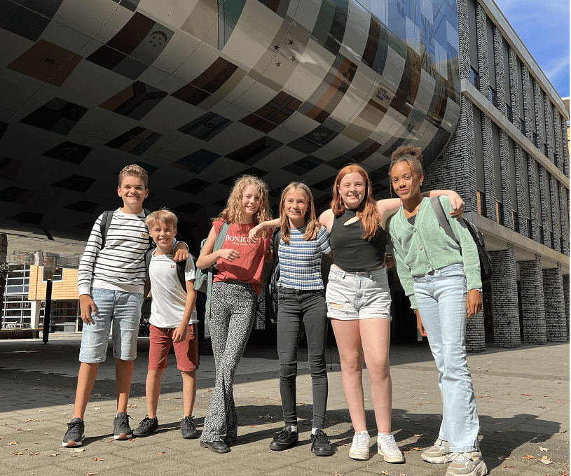 Home | Mencia de Mendoza Lyceum